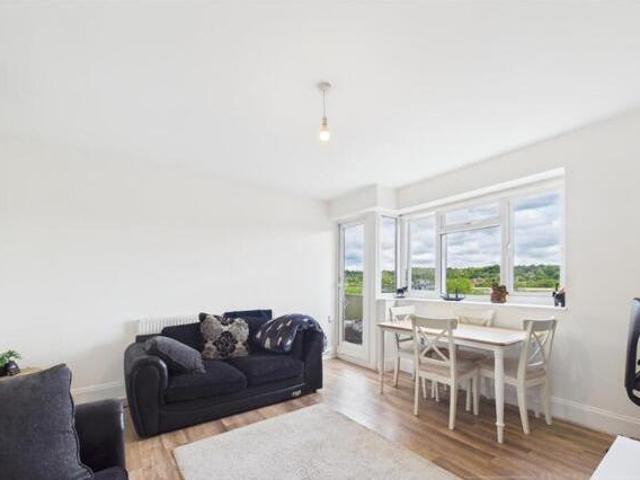 Kingsdown Avenue, South Croydon, 3 Bedroom Flat