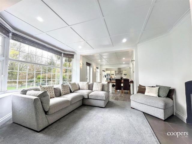 Kingsend, Ruislip, HA4