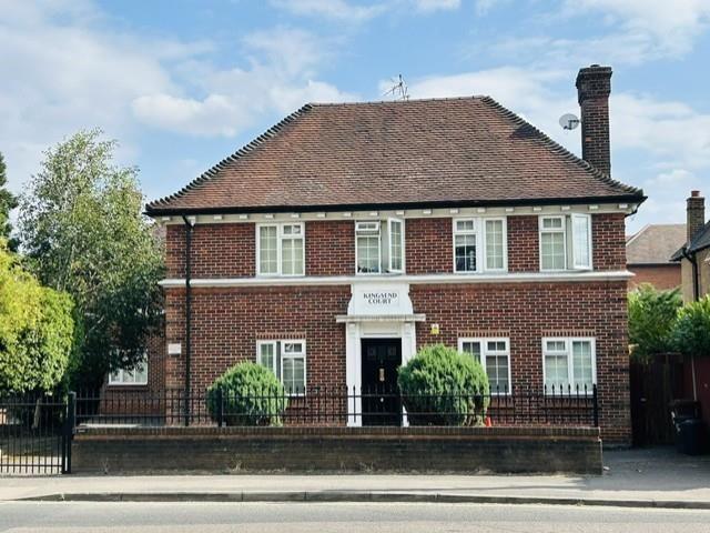 Kingsend, Ruislip HA4, 2 bed flat to rent, £1,650 pcm | PrimeLocation