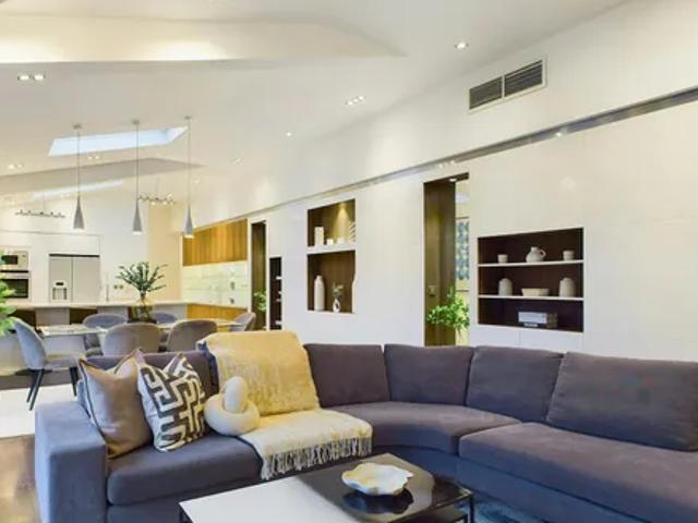 Kingsford Street, Maitland Park, London, NW5 4JU, United Kingdom | 4 bed apartment for rent #160129246 | Rentberry