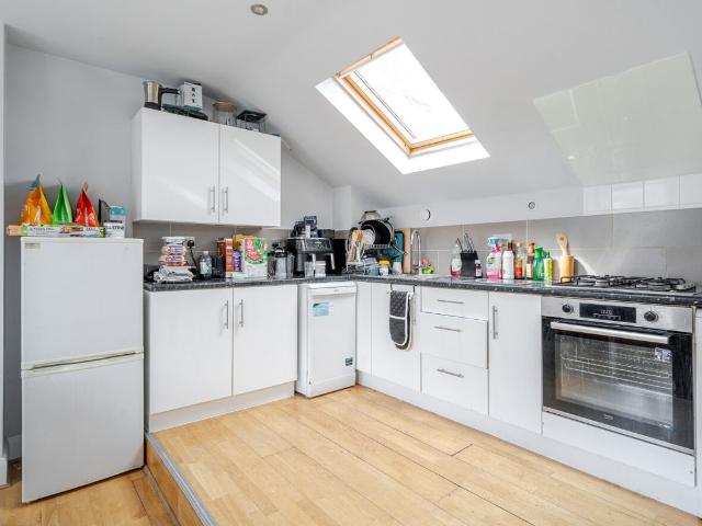 Kingsgate Road, West Hampstead, London NW6, 3 bed flat to rent, £3,250 pcm | PrimeLocation