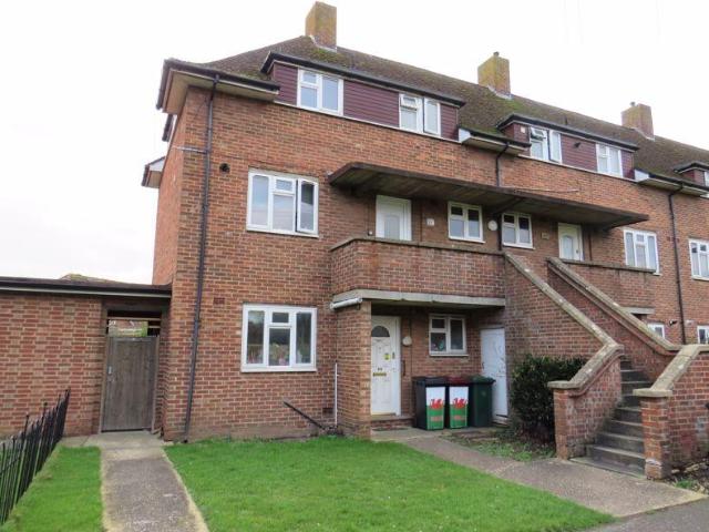 Kingsham Avenue, Chichester 4 bed apartment to rent £1,800 pcm £415 pw