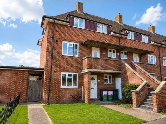 Kingsham Avenue, Chichester PO19, 4 bed flat to rent, £1,800 pcm | PrimeLocation