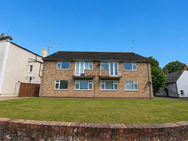 Kingsholm Court, Gloucester GL1, 2 bed maisonette to rent, £950 pcm | PrimeLocation