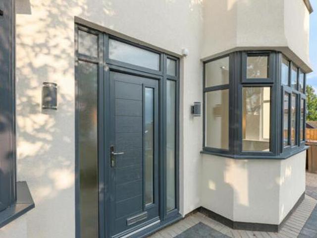 Kingslyn Crescent, London, 6 Bedroom Detached