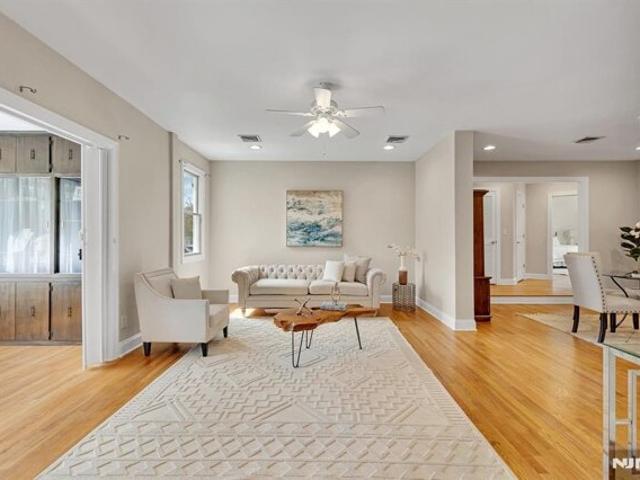 Kingsland Ave, Lyndhurst, Home For Sale