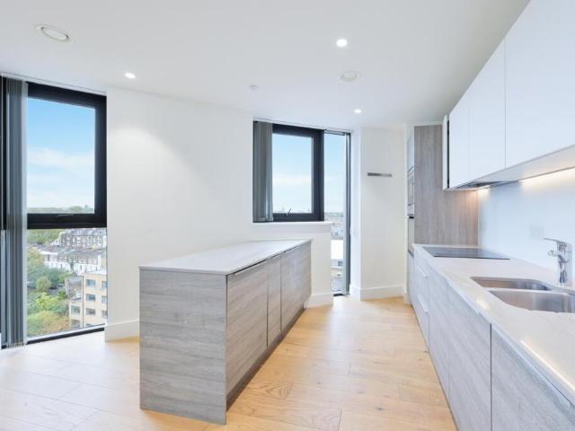 Kingsland High Street, London 1 bed flat to rent £2,850 pcm £658 pw