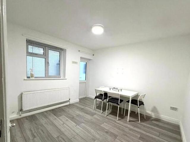 Kingsland Road, Hackney, 1 Bedroom Apartment