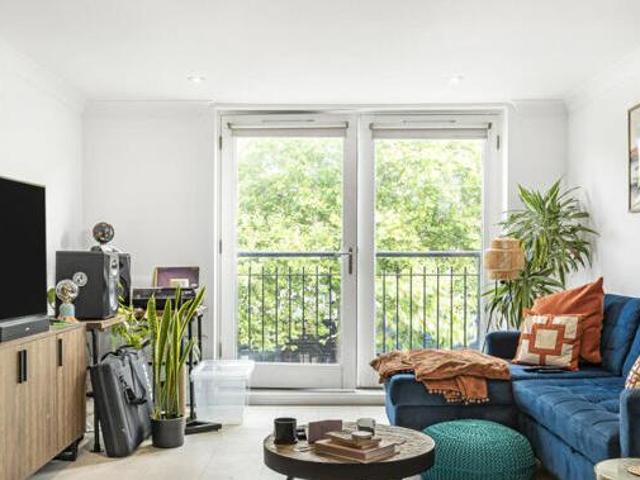 Kingsland Road, London, 1 Bedroom Apartment