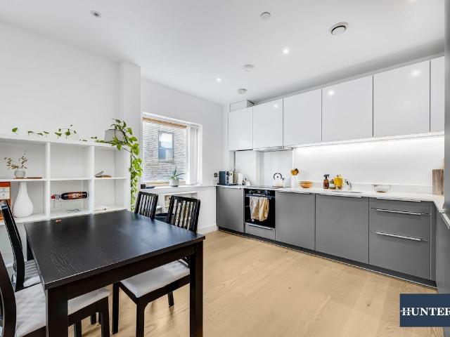 Kingsland Road, Shoreditch E2, 2 bed flat to rent, £3,250 pcm | PrimeLocation
