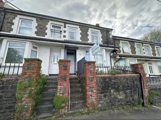 Kingsland Terrace, Pontypridd CF37 4 bed house to rent £1,130 pcm £261 pw