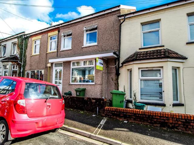 Kingsland Terrace, Pontypridd CF37 4 bed house to rent £1,360 pcm £314 pw