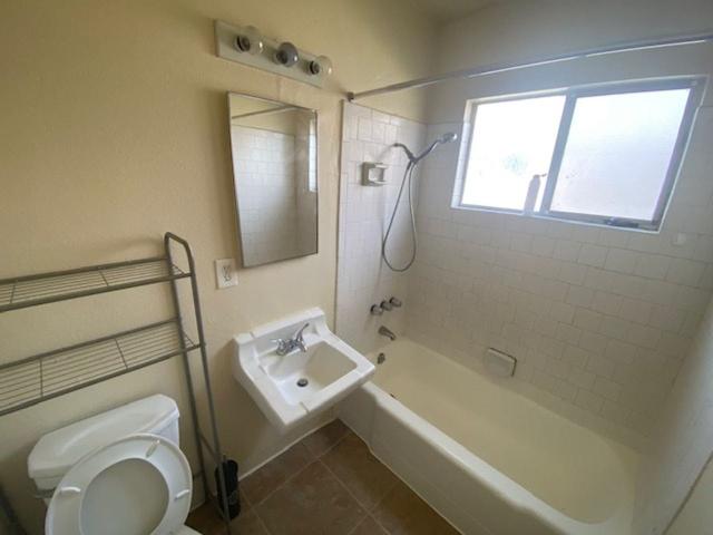 Kingsley Avenue 1 Bedroom Apartment for Rent at 1676 E Kingsley Ave, Pomona, CA 91767