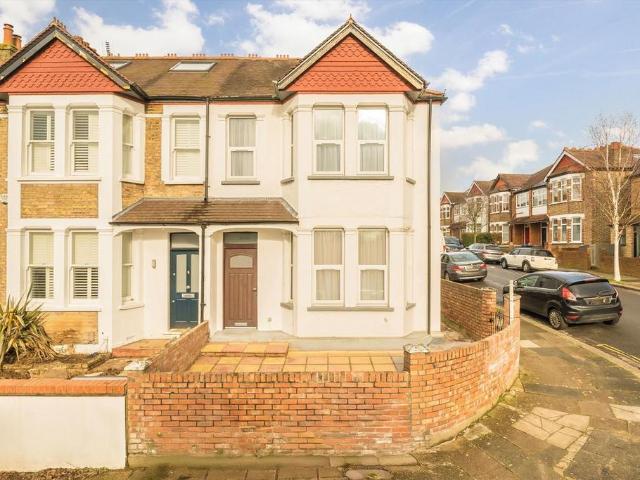 Kingsley Avenue, London W13 3 bed house to rent £3,950 pcm £912 pw