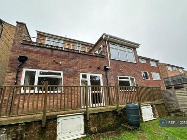 Kingsley Crescent, High Wycombe, 2 Bedroom Flat