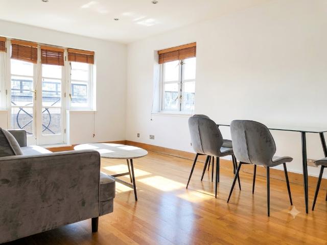 Kingsley Mews, London E1W 2 bed flat to rent £2,350 pcm £542 pw
