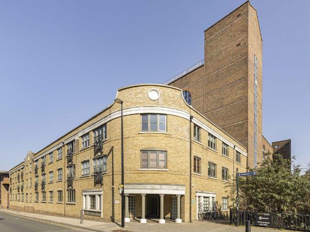 Kingsley Mews, Wapping E1W, 2 bed flat to rent, £2,350 pcm | PrimeLocation