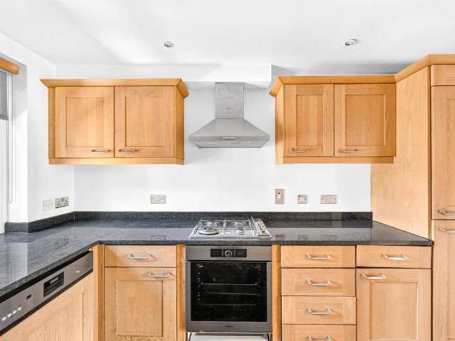 Kingsley Mews, Wapping E1W, 2 bed flat to rent, £2,500 pcm | PrimeLocation
