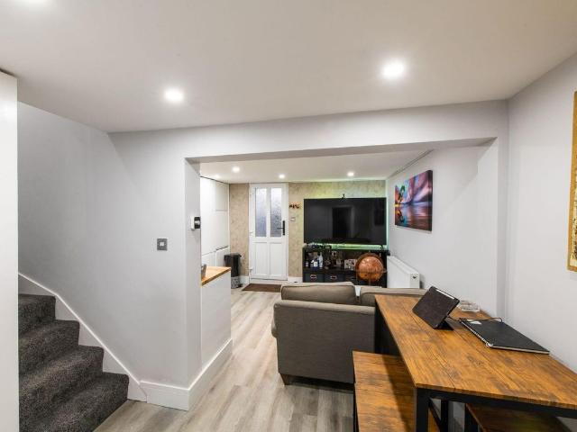 Kingsley Road, Maidstone ME15, 2 bed flat to rent, £1,199 pcm | PrimeLocation