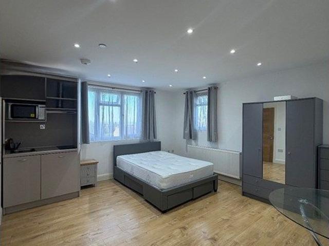 Kingsley Road, Harrow HA2, Studio to rent, £1,150 pcm | PrimeLocation