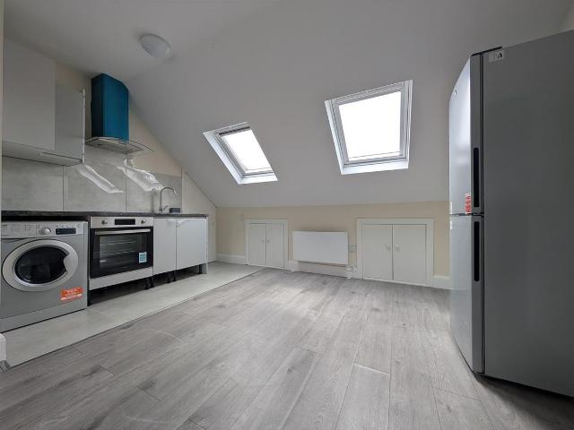 Kingsley Road, Hounslow TW3, Studio to rent, £1,150 pcm | PrimeLocation