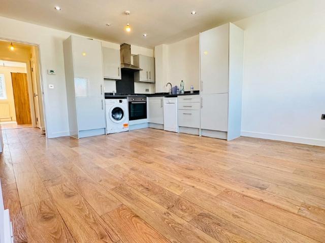 Kingsley Road, South Harrow HA2, 2 bed flat to rent, £1,800 pcm | PrimeLocation