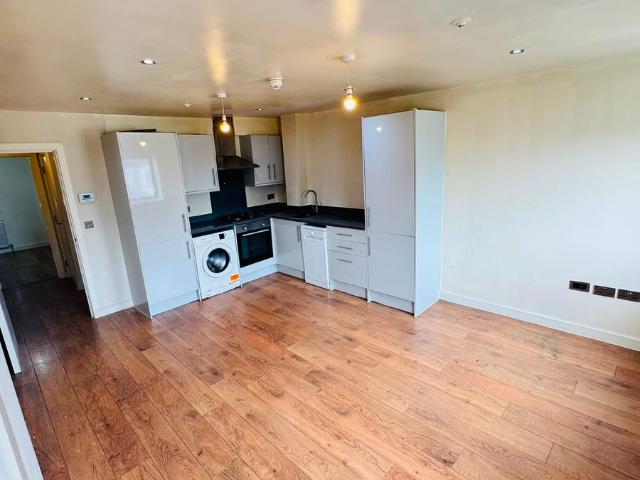 Kingsley Road, South Harrow HA2, 2 bed flat to rent, £1,800 pcm | PrimeLocation