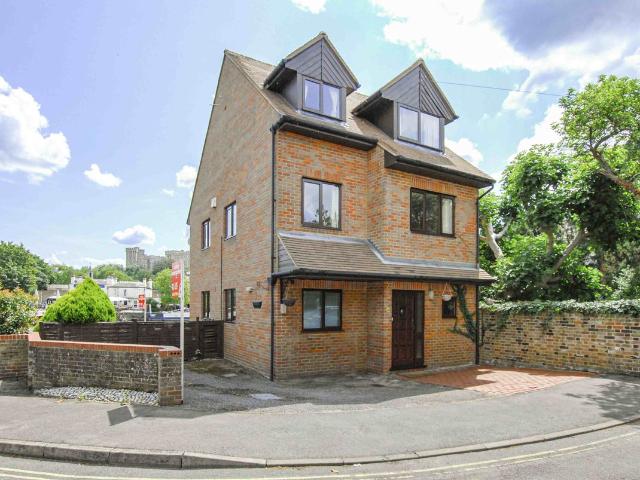 Kingstable Street, Eton, Windsor SL4, 4 bed terraced house to rent, £3,900 pcm | PrimeLocation