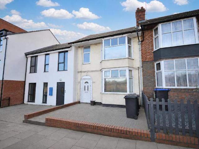 Kingsthorpe Grove, Northampton, NN2 3 bed terraced house to rent £1,175 pcm £271 pw