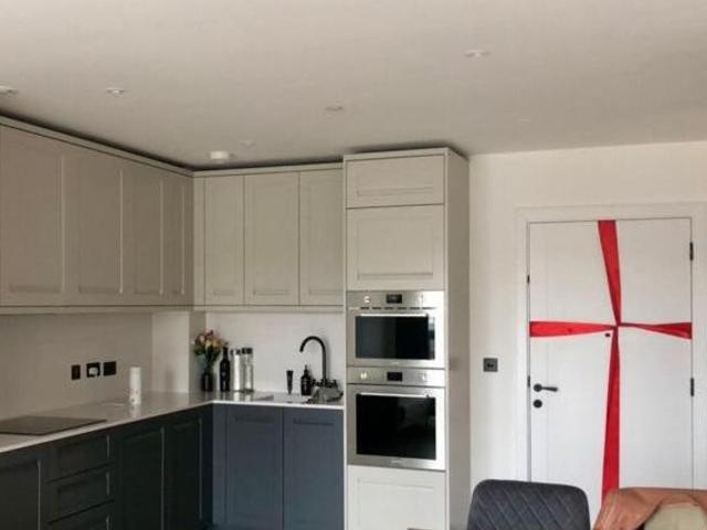 Kingston Upon Thames, Surrey, 2 Bedroom Apartment