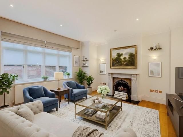 Kingston Vale, SW15 7 bed detached house to rent £7,950 pcm £1,835 pw