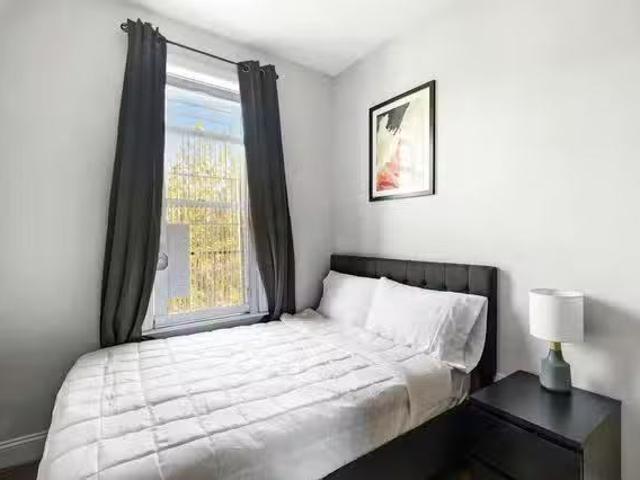 Kingston Ave, Brooklyn, NY