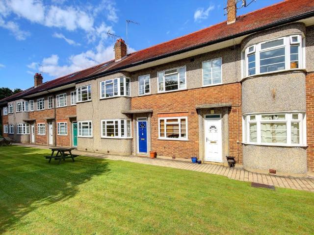 Kingston Close, Teddington TW11, 2 bed flat to rent, £1,995 pcm | PrimeLocation