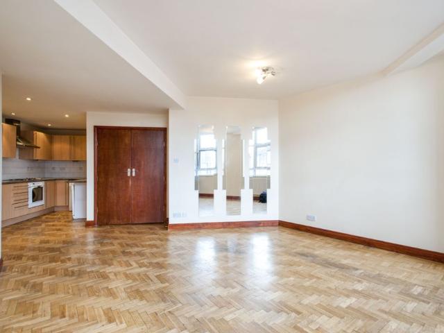 Kingston Crescent, North End