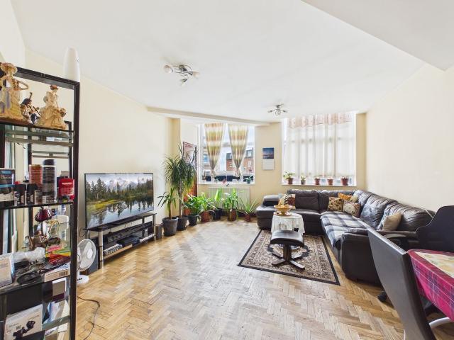 Kingston Crescent, North End PO2, 1 bed flat to rent, £1,100 pcm | PrimeLocation