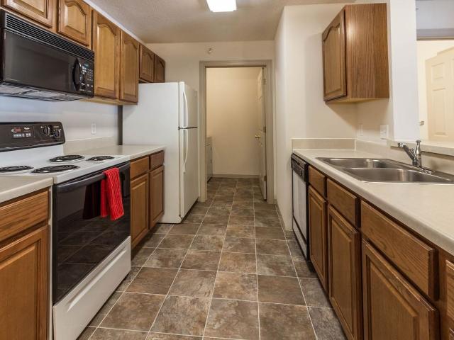 KINGSTON GREEN 3 Bedroom Apartment for Rent at 15600 Galaxie Ave, Apple Valley, MN 55124
