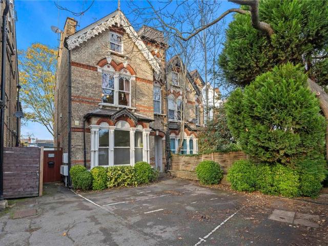 Kingston Hill, Kingston upon Thames, KT2 1 bed apartment to rent £1,550 pcm £358 pw