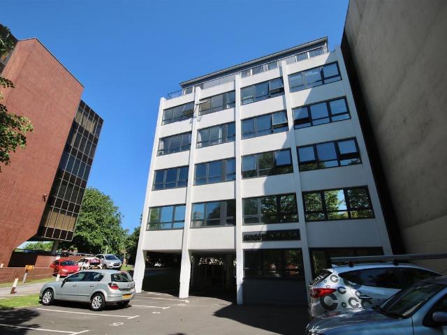 Kingston House, Kingston Crescent, Portsmouth PO2, 2 bed flat to rent, £1,000 pcm | PrimeLocation