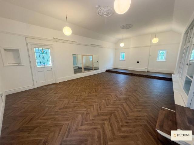 Kingston Lane, Uxbridge UB8, 6 bed detached house to rent, £5,500 pcm | PrimeLocation
