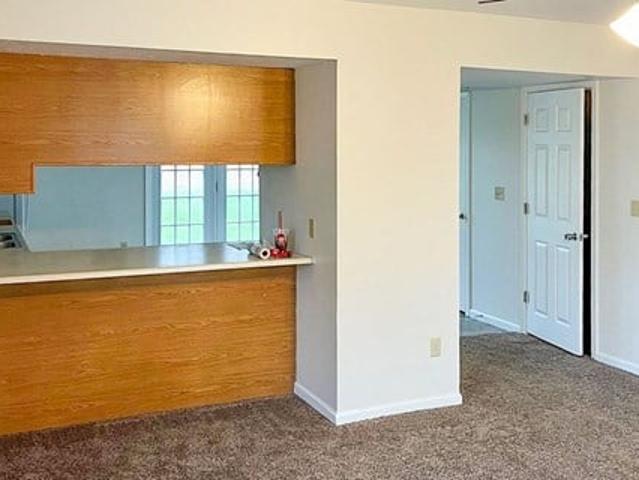 KINGSTON RIDGE APARTMENTS 3 Bedroom 2.5 Bathroom Townhome