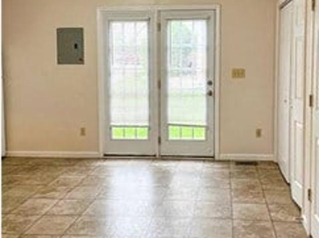 KINGSTON RIDGE APARTMENTS 4 Bedroom 2.5 Bathroom Townhome