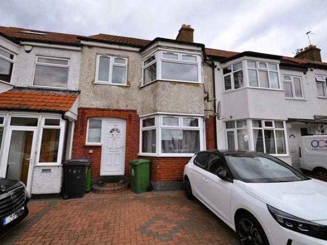 Kingston Road, New Malden 3 bed terraced house to rent £2,495 pcm £576 pw