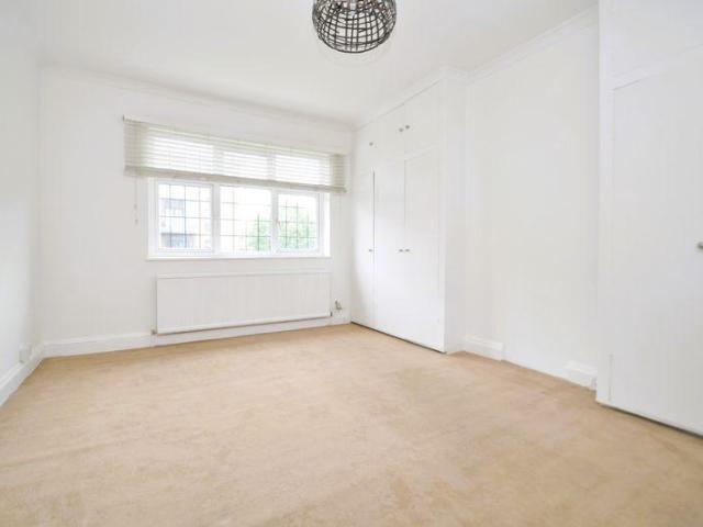 Kingston Road, New Malden 2 bed maisonette to rent £1,995 pcm £460 pw
