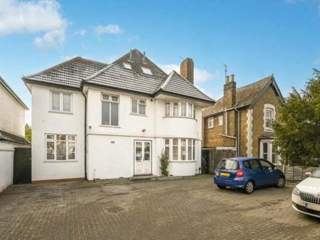 Kingston Road, New Malden, 2 Bedroom Flat