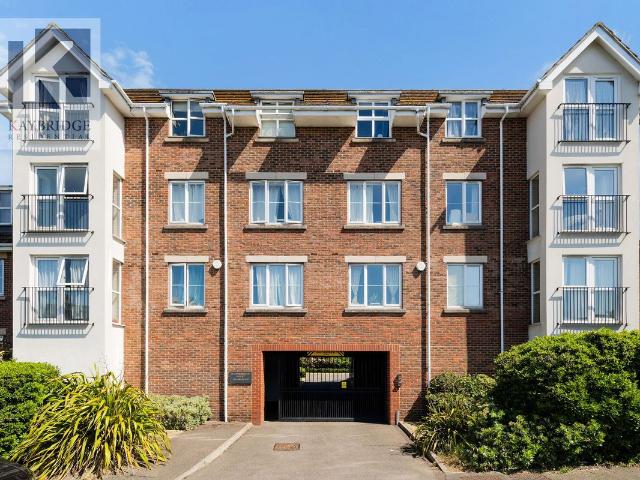 Kingston Road, Epsom KT19, 2 bed flat to rent, £1,600 pcm | PrimeLocation