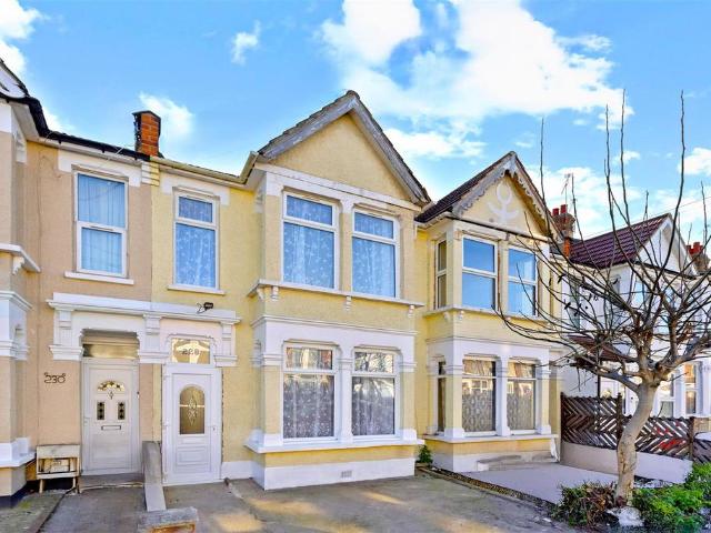 Kingston Road, Ilford 3 bed terraced house to rent £2,350 pcm £542 pw