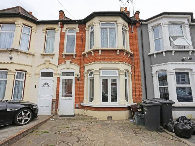 Kingston Road, Ilford, IG1 3 bed terraced house to rent £2,300 pcm £531 pw