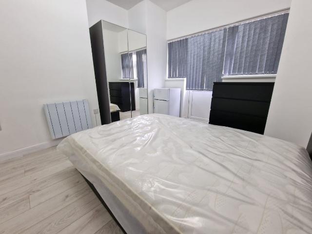 Kingston Road, Luton LU2, Studio to rent, £625 pcm | PrimeLocation