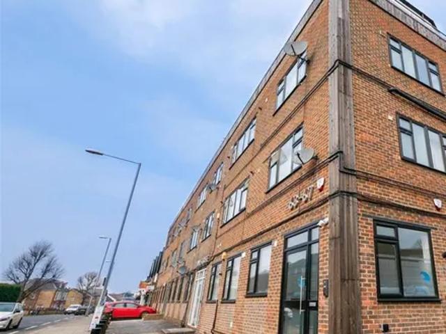 Kingston Road, London, KT3 3PW, United Kingdom | Studio apartment for rent #140398232 | Rentberry