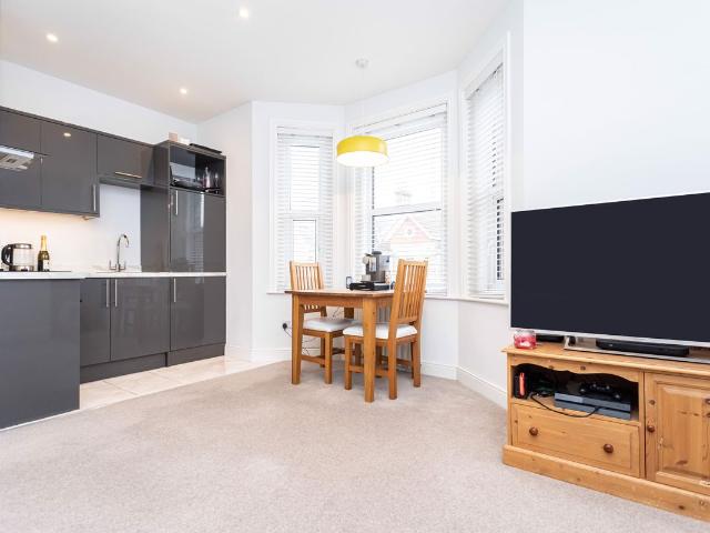 Kingston Road, Poole BH15, 1 bed flat to rent, £950 pcm | PrimeLocation